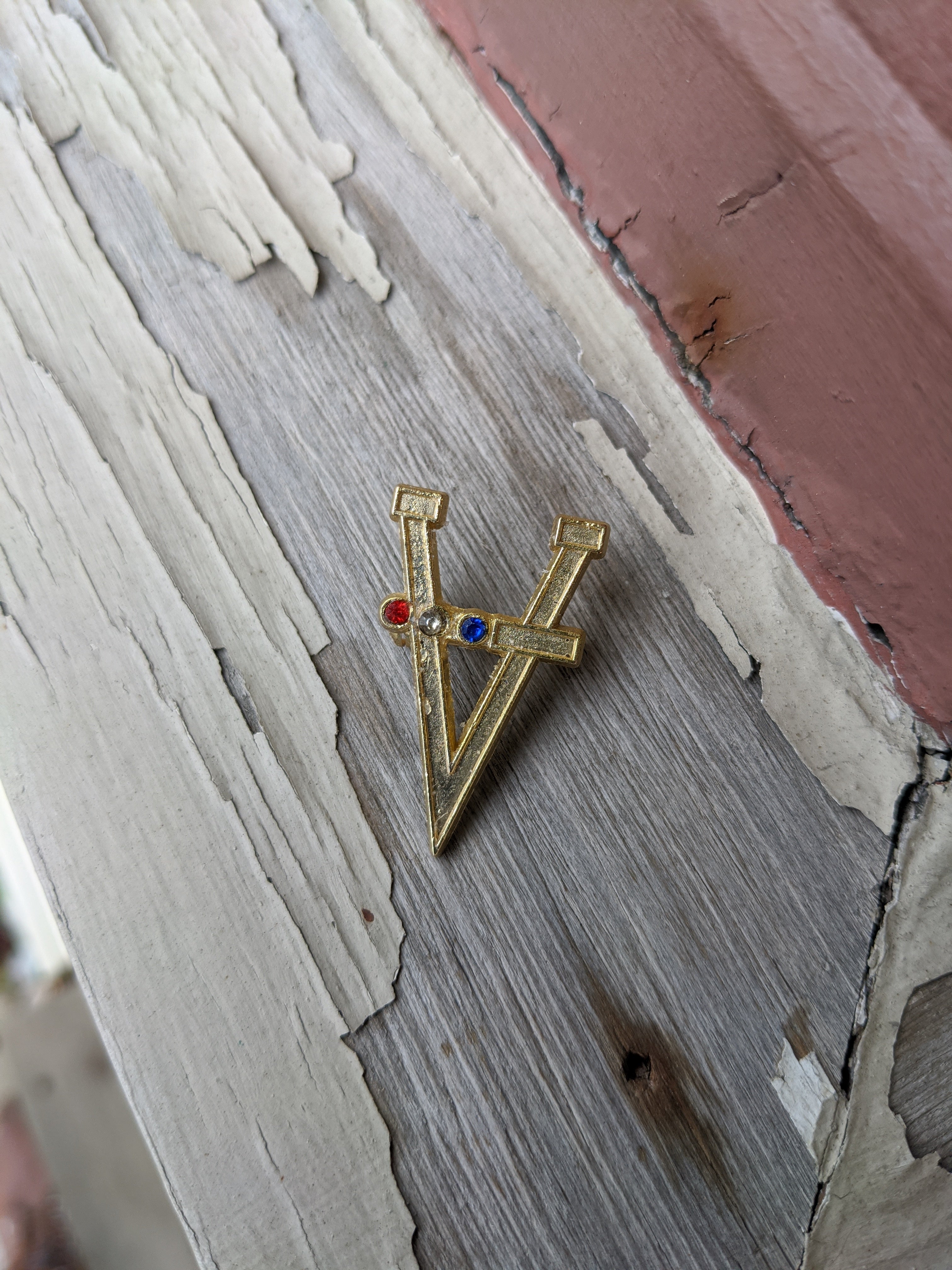 Pins & Brooches – Turned Treasure Vintage